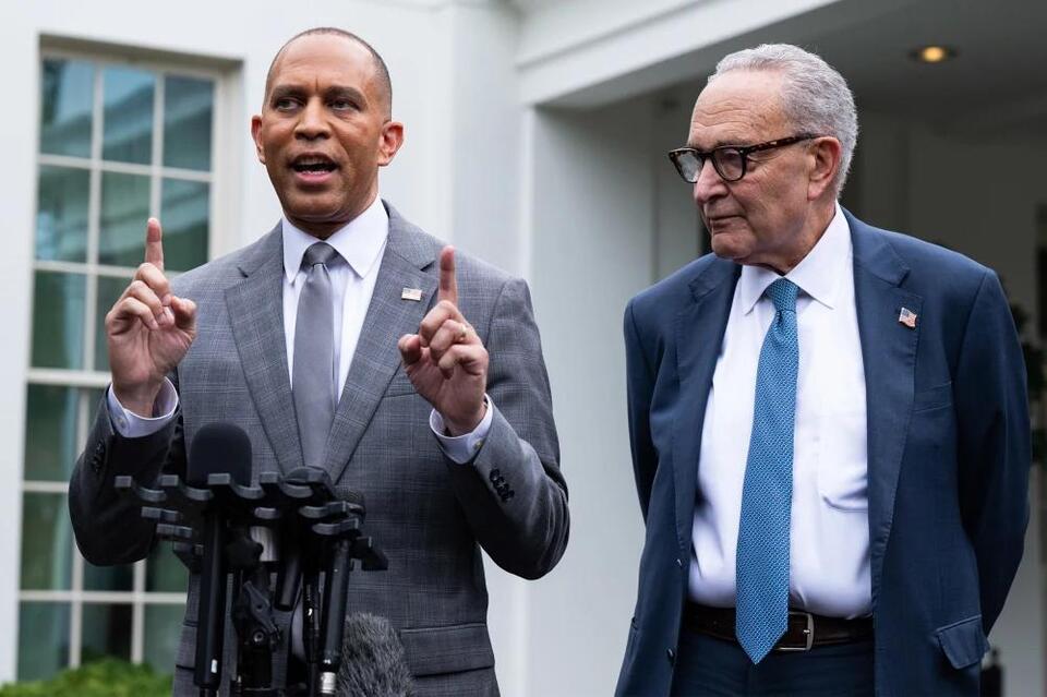 Chuck Schumer and Hakeem Jeffries face a big leadership test in the ...