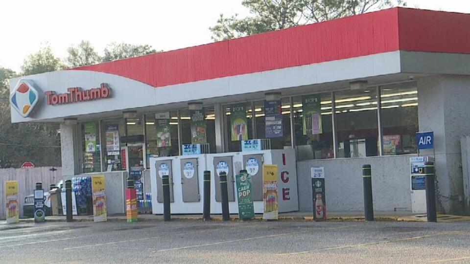 Santa Rosa County deputies investigate robbery at Tom Thumb gas station ...