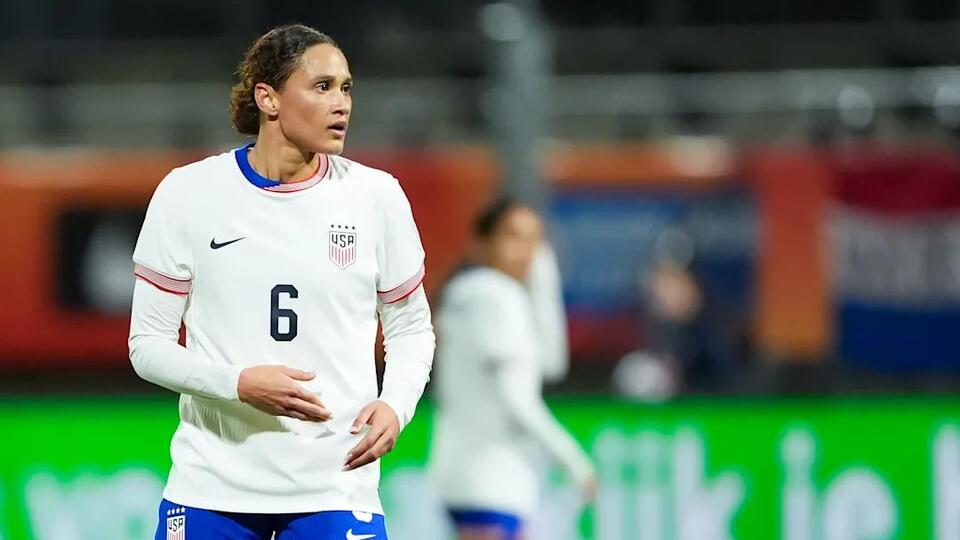 NWSL’s record-breaking forward sparks excitement as she joins Seattle ...