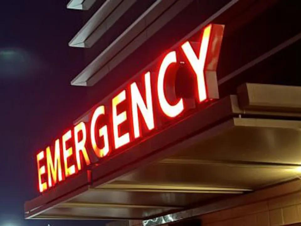 Woman dropped off at Chicago hospital with gunshot wound