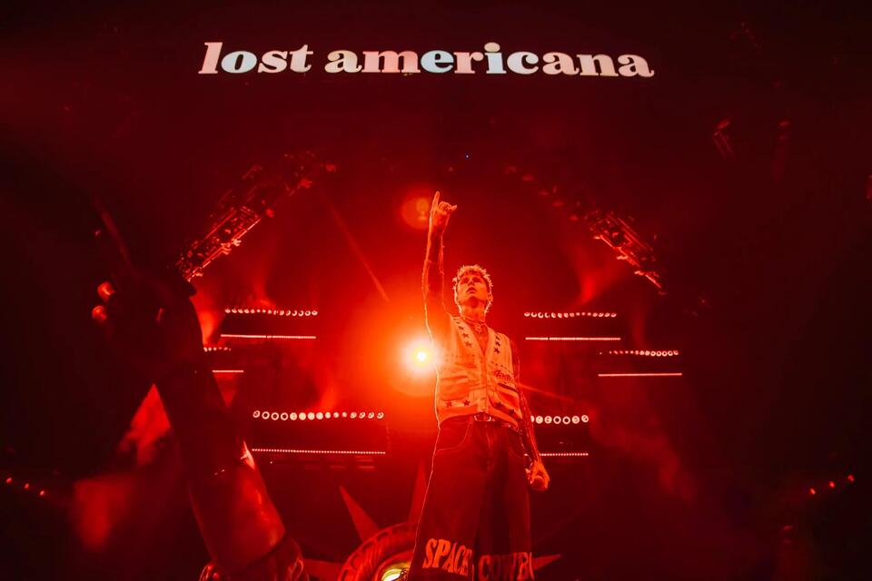 Machine Gun Kelly Brings Lost Americana to the Nashville - NewsBreak