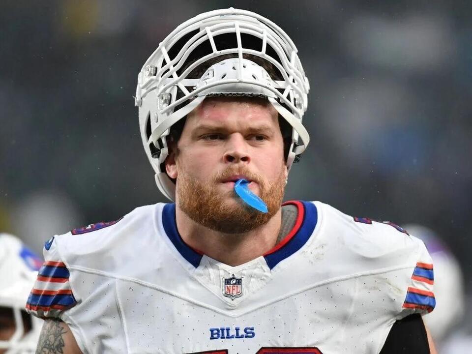 Bills sign RT Spencer Brown to 4-year contract extension