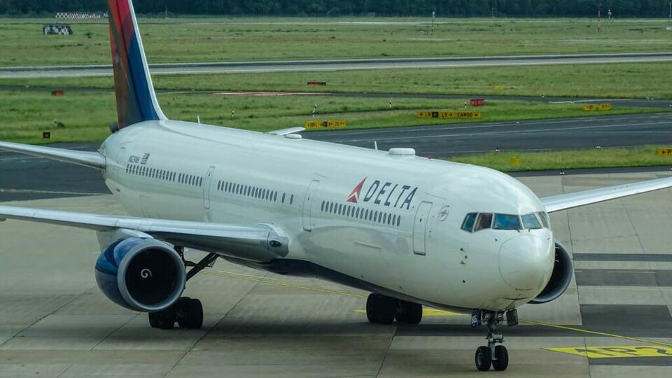 Delta splurges on 30 Boeing 787-10 jets and locks in 30 more on deck ...