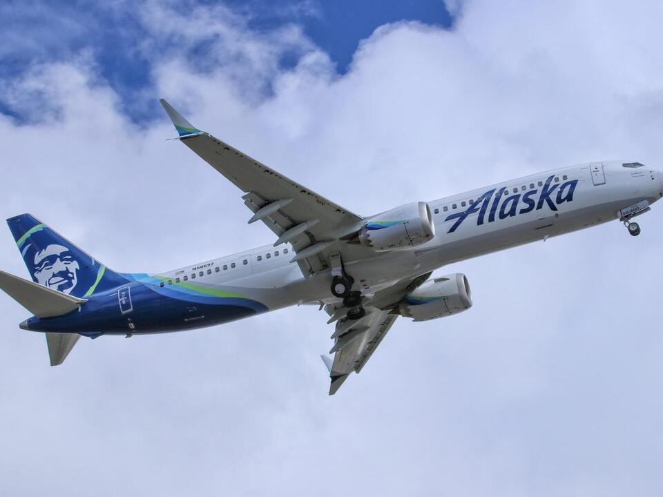 Explosive Decompression Reported on Alaska 737 MAX