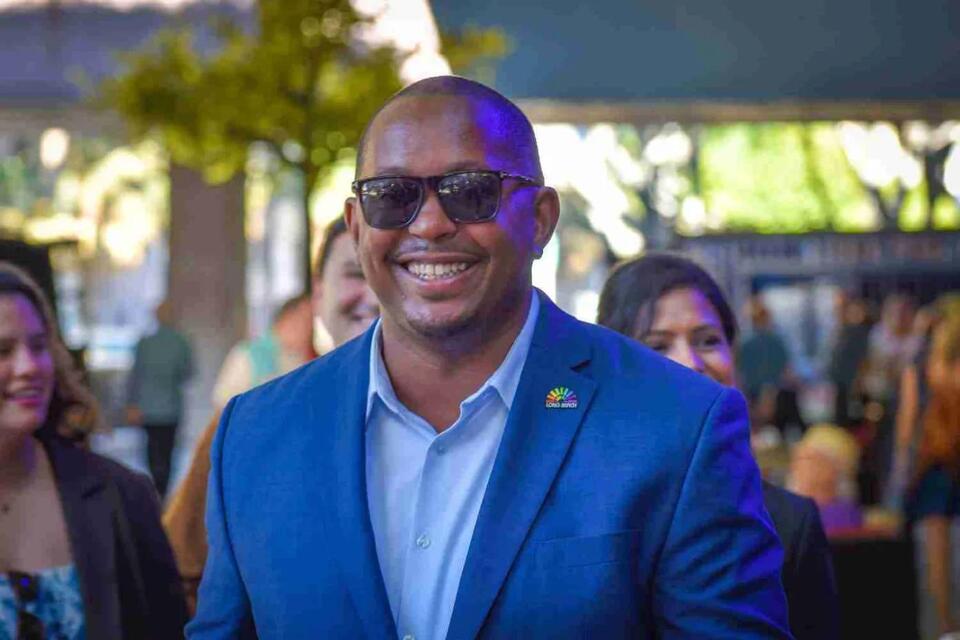 Long Beach mayor joins grassroots fundraising efforts, raising $20K—but ...