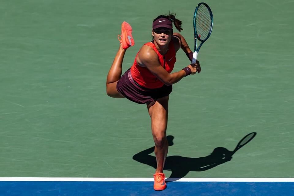 Emma Raducanu Breaks Silence on Being Spotted Using Yonex Racket Amid ...