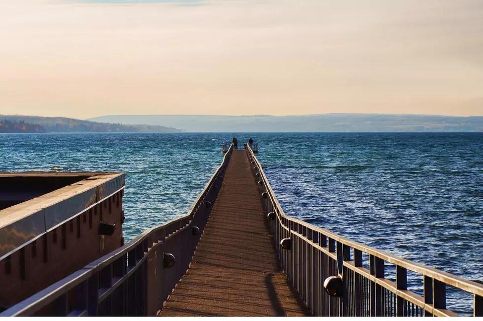 Two of New York’s Most Beautiful Waterfront Towns - NewsBreak