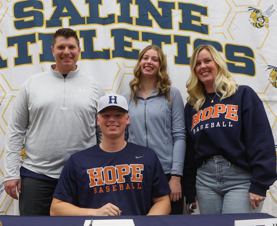 Saline’s Hunter Easton signs with Hope College - NewsBreak