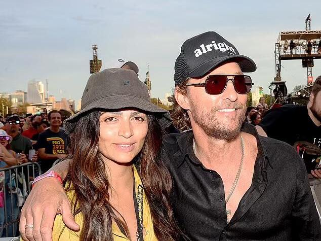 Matthew McConaughey and wife Camila rock out at day two of Austin City ...