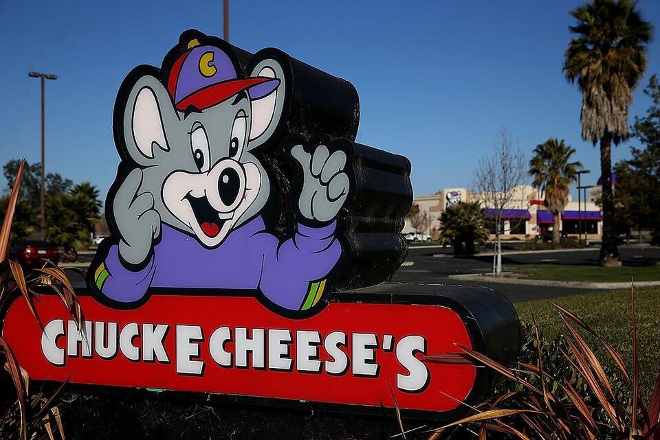 Yes, Chuck E. Cheese Has a Cookbook — Here’s What’s Inside - NewsBreak