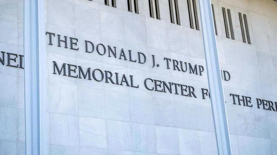 'Exactly this': US senator's perfect theory on why Trump keeps trying ...