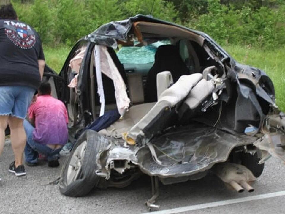 Vehicles severely damaged in Jasper crash left no one injured