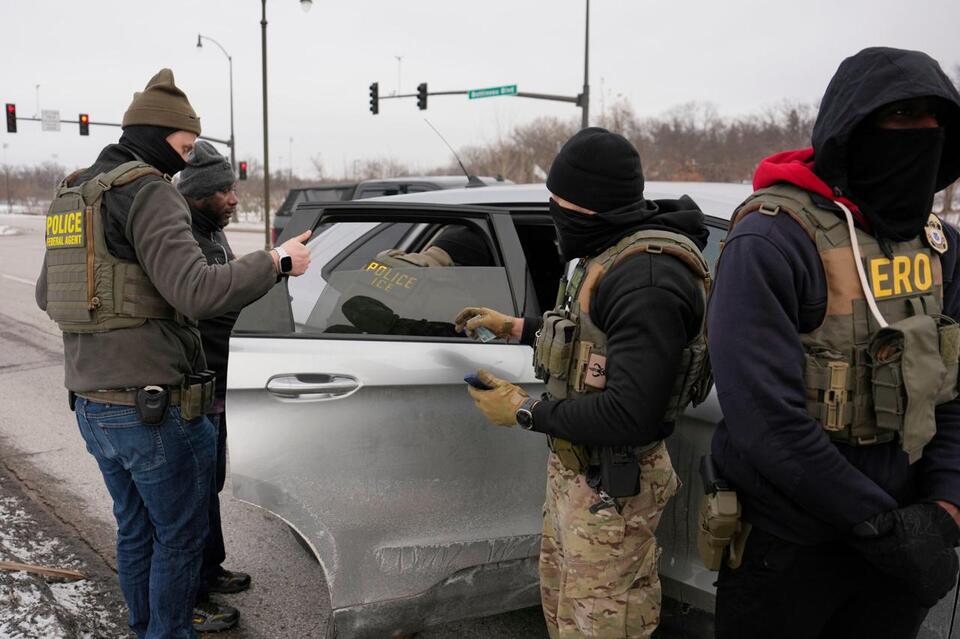 ICE Agents Arrest Workers From Mexican Restaurant Where They Just Ate ...