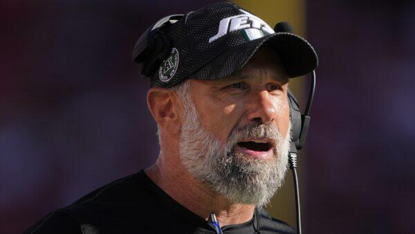 Jets interim coach Jeff Ulbrich reveals who will call offensive plays ...
