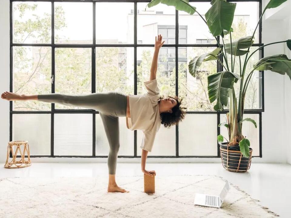 Been Feeling Weighed Down? Here’s How To Reach for the Stars With Yoga ...