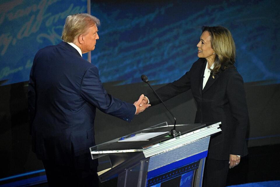 9 Body Language Tells From the Presidential Debate - NewsBreak