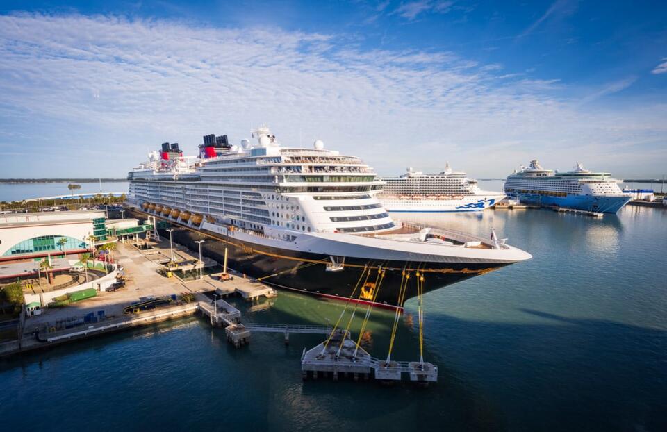 Disney Cruise Line Rolling Out 3 New Rules on Stateroom Door Decor ...