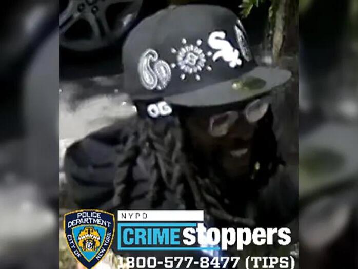 Man punched in face, robbed on NYC subway train