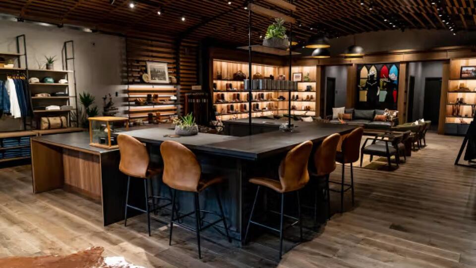 New store opens at Oakbrook Center Mall and it's the first location in ...