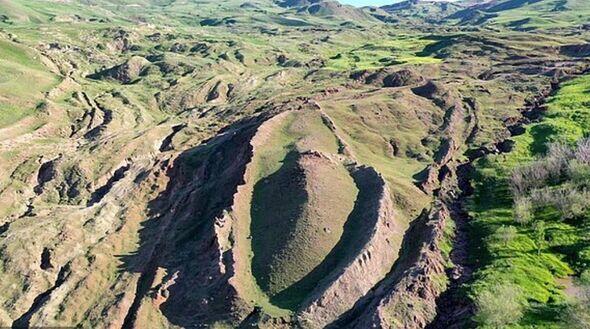 'Real location' of Noah's Ark revealed by hidden detail in 440-year-old ...