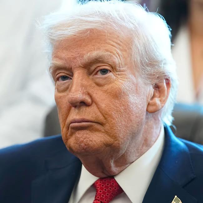 Social Media Calls Out Donald Trump For 'Lack Of Respect' For Melania ...