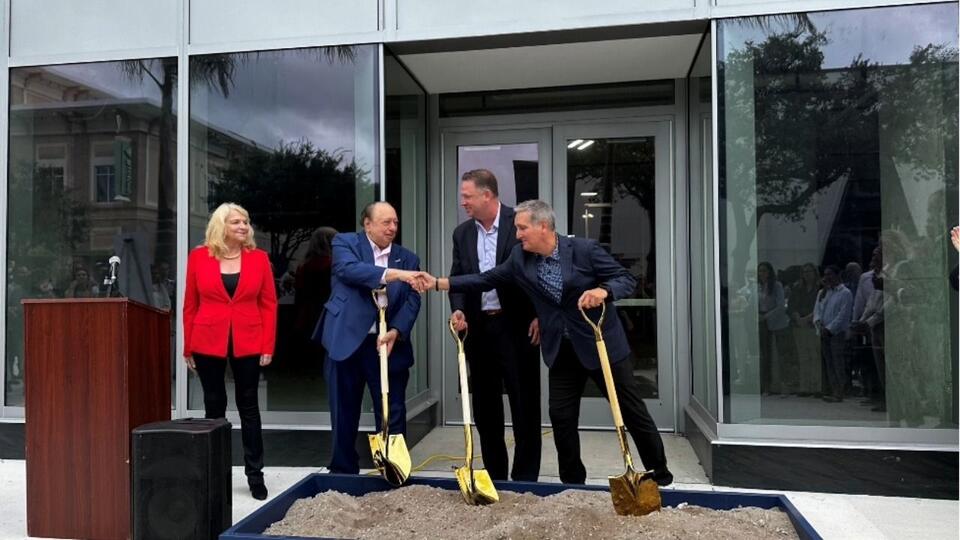 Major office tenant adds 16,000 square-feet at 400 Central - NewsBreak
