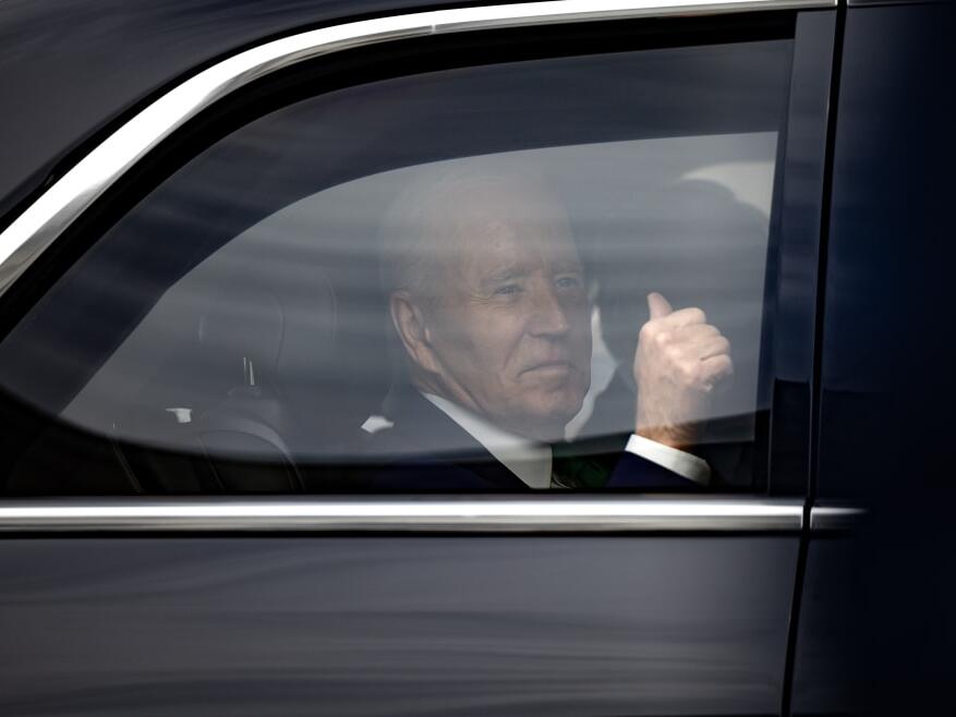 Biden Quips About His Age, Trump, and McConnell at Gridiron Dinner