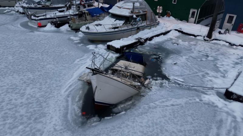 Six feet and sinking: Catastrophic snowfall and harbor chaos grip ...