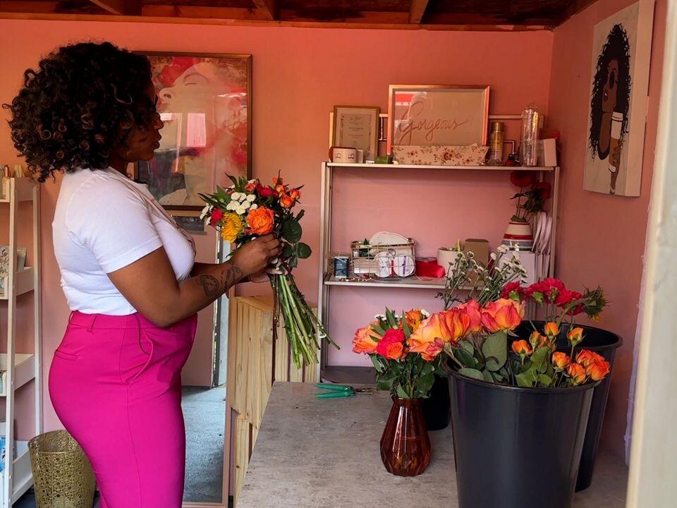 Ohio florist celebrates Father's Day by delivering flowers