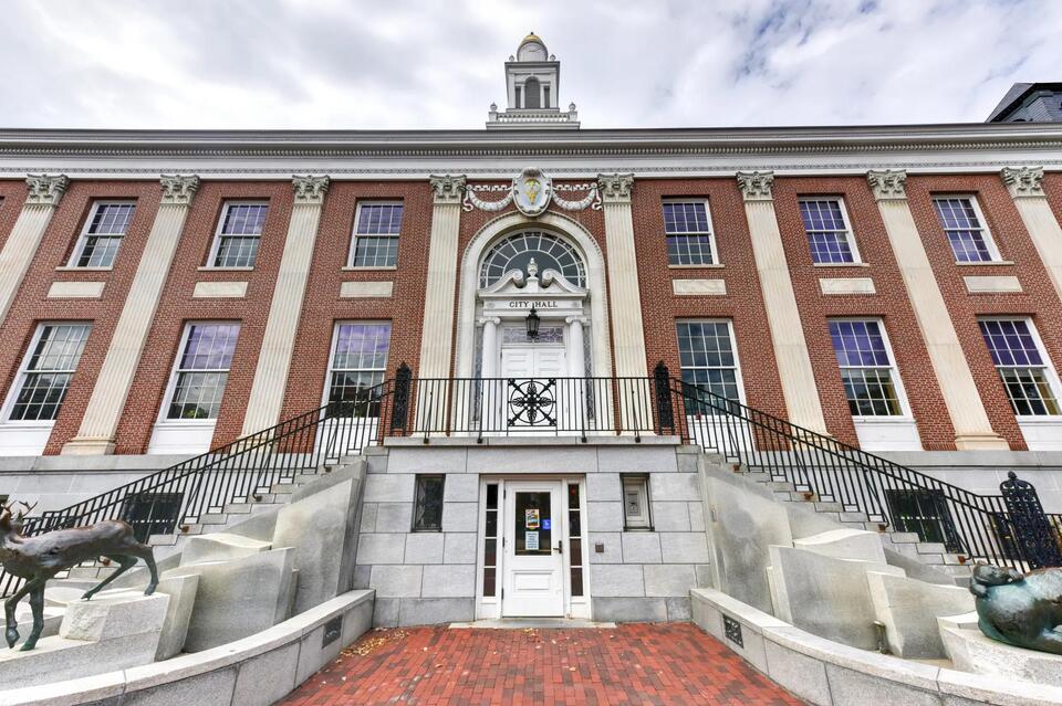 Burlington mayor’s deputy chief of staff leaves role alongside two ...