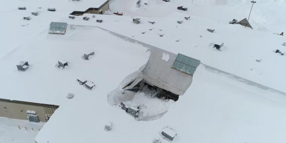 Roof collapses at Marquette mall, multiple stores damaged - NewsBreak