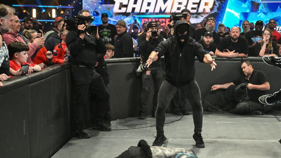 Identity of masked man from WWE SmackDown revealed - NewsBreak