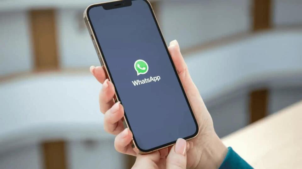 WhatsApp Voice Messages Can Now Be Played from iOS Lock Screen - NewsBreak