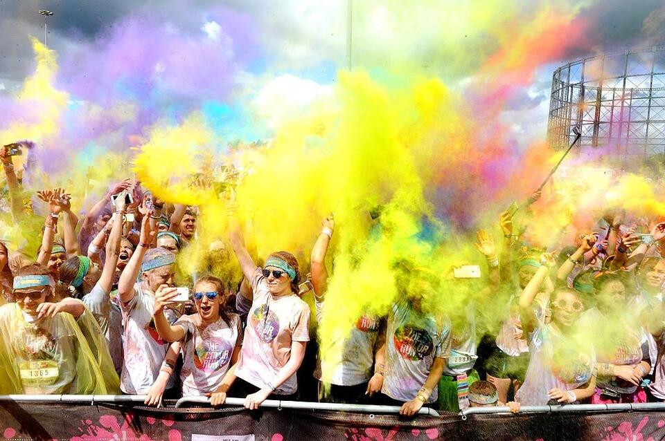 Join The Family Fun At Lake Charles Color Run Event - NewsBreak