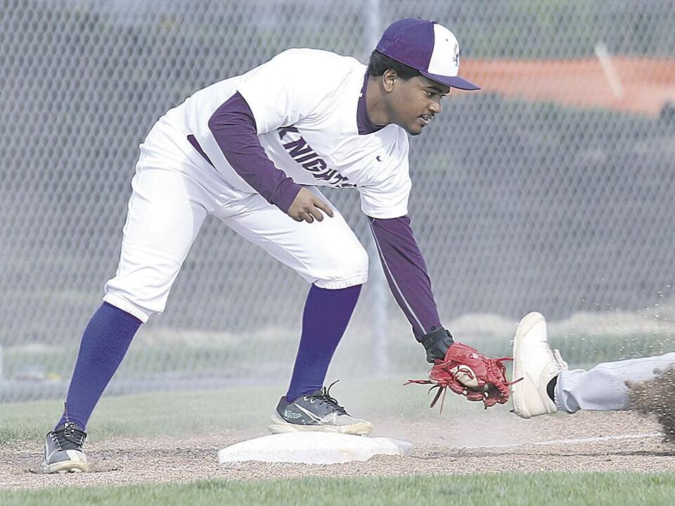 PREP BASEBALL: Hononegah, Drake Broege knock off Beloit Memorial 12-2