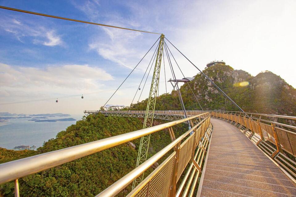 15 Fun Facts Tourists Should Know About the Sky Bridge - NewsBreak