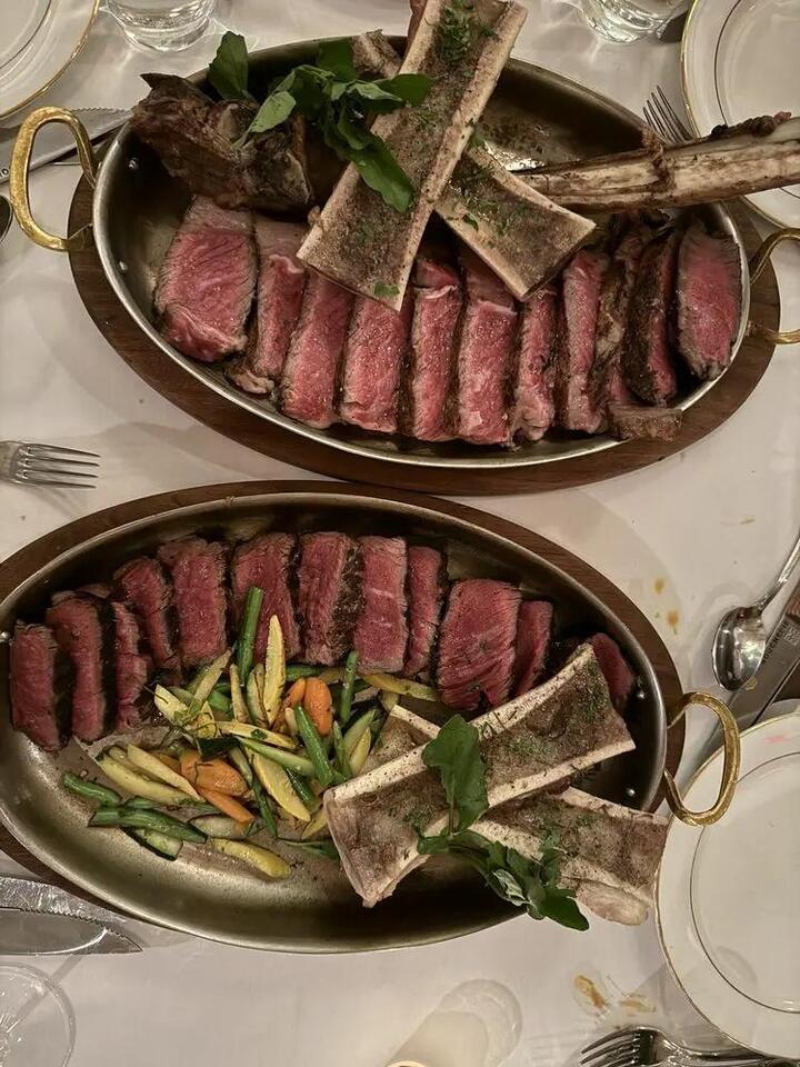 This New York Restaurant Serves Crispy Fish Tacos in Festive Lower East ...