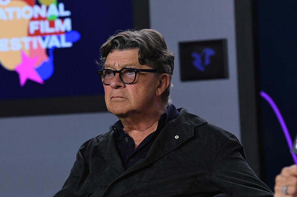 The Band Singer-guitarist Robbie Robertson Has Died at 80 - NewsBreak