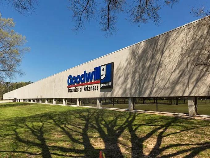 9 Enormous Thrift Stores In Arkansas That Are Almost Too Good To Be ...