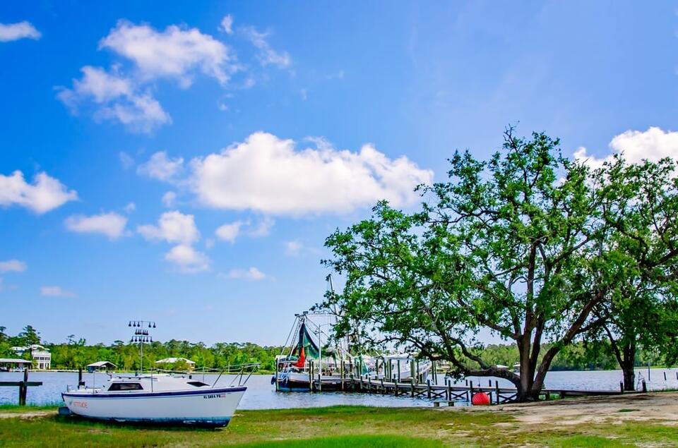 25 Secluded River, Bayou and Coastal Towns Stick Close to the Water in ...