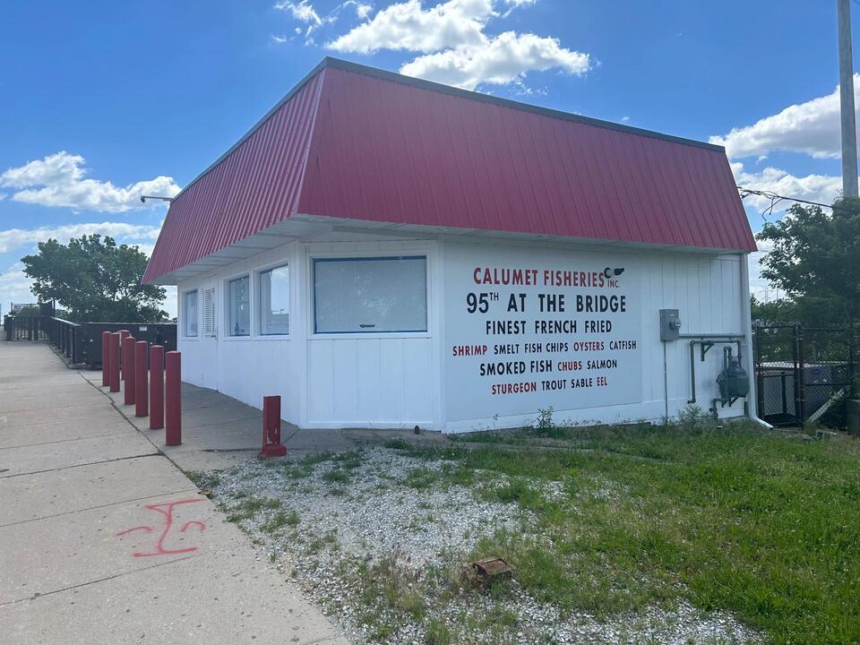 Calumet Fisheries reopens after electrical fire prompted monthslong ...