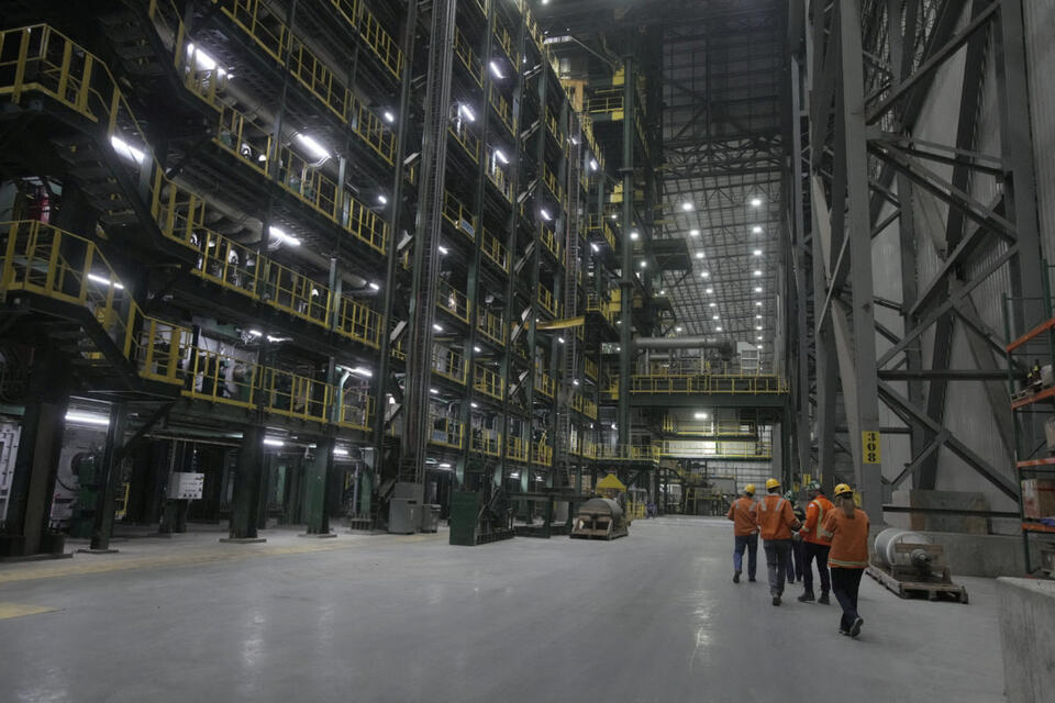 More Americans applied for jobless benefits last week, rising to ...