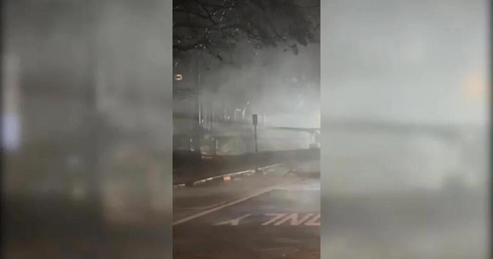 RAW: FL: MILTON: COLLAPSED CRANE, FLOODING IN ST PETERSBURG - NewsBreak