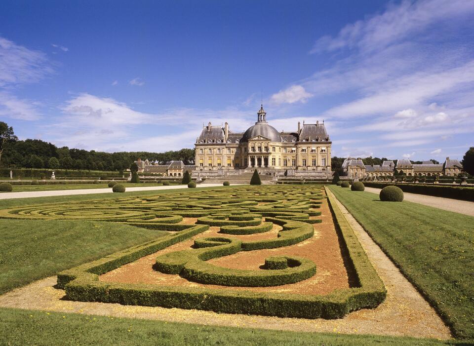 5 European Castles to Visit on Your Next Vacation - NewsBreak