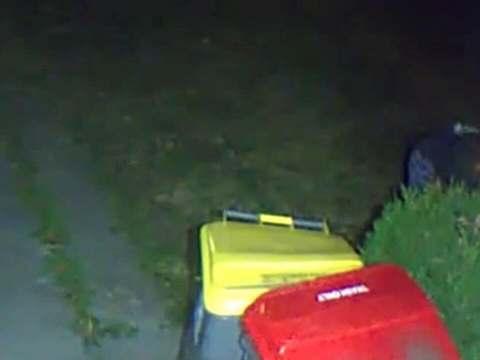 WATCH: Man hides behind bushes while trespassing at Lincoln home