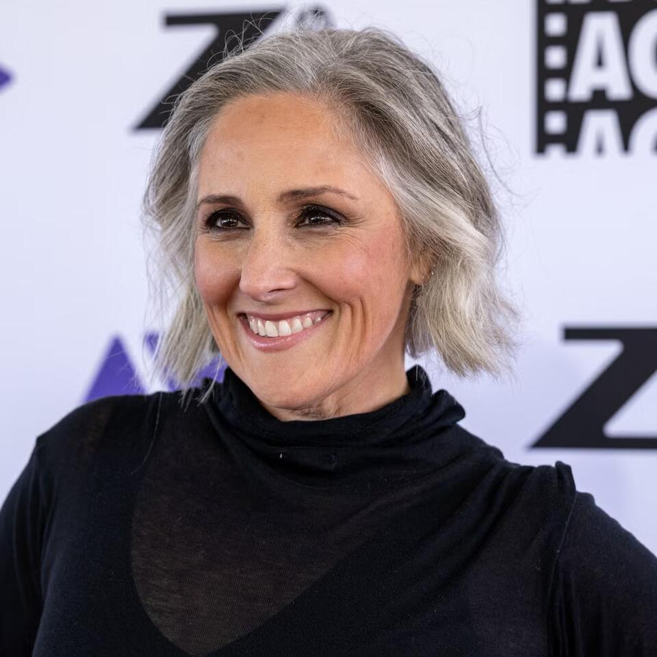 Ricki Lake Sits Down With Dr. Stephanie Venn-Watson to Chat About ...