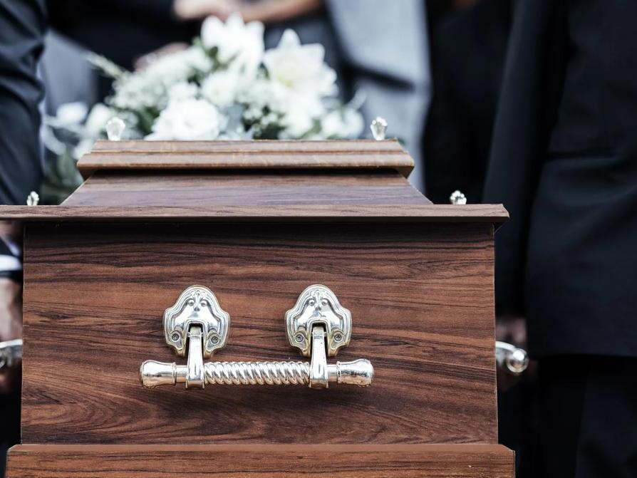 World’s oldest living conjoined twins die at 62