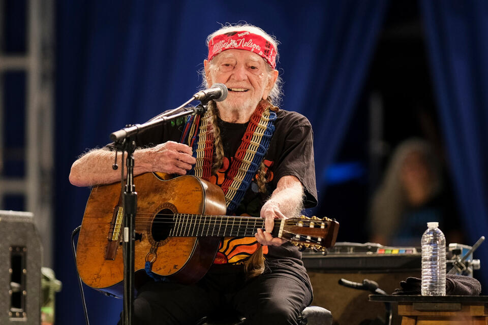 Popular Country Artist Just Took Over Willie Nelson's Record on ...