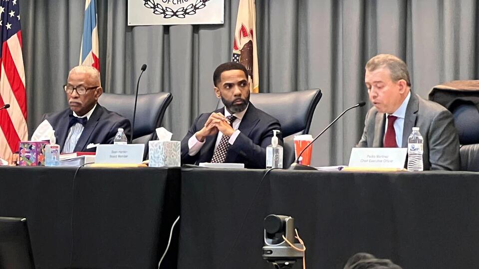 Chicago school board president says borrowing could solve CPS’s budget ...