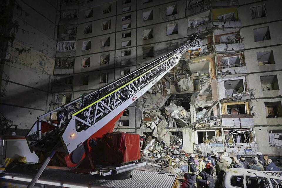 Russian bomb hits building in Ukraine's 2nd largest city, killing 3 ...